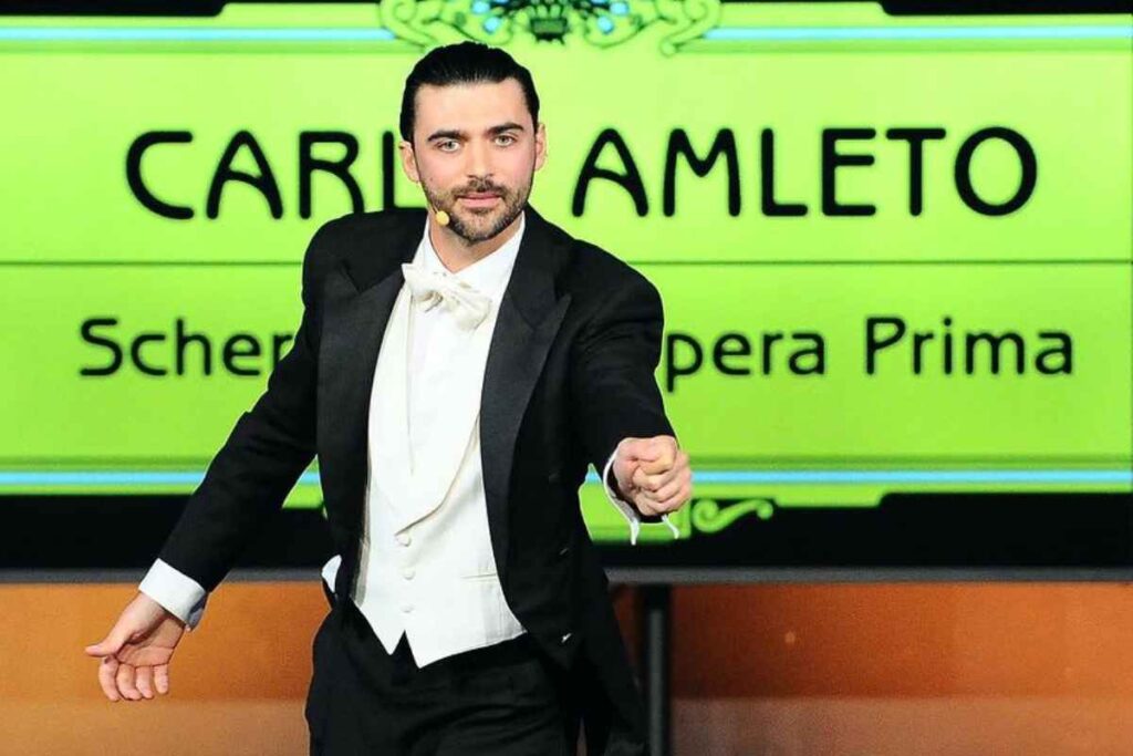 Carlo Amleto, il comico del momento annuncia le date: quando e dove ...